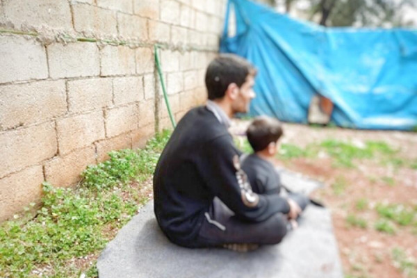 A father lost his Job because of his disease. - Molham Volunteering Team